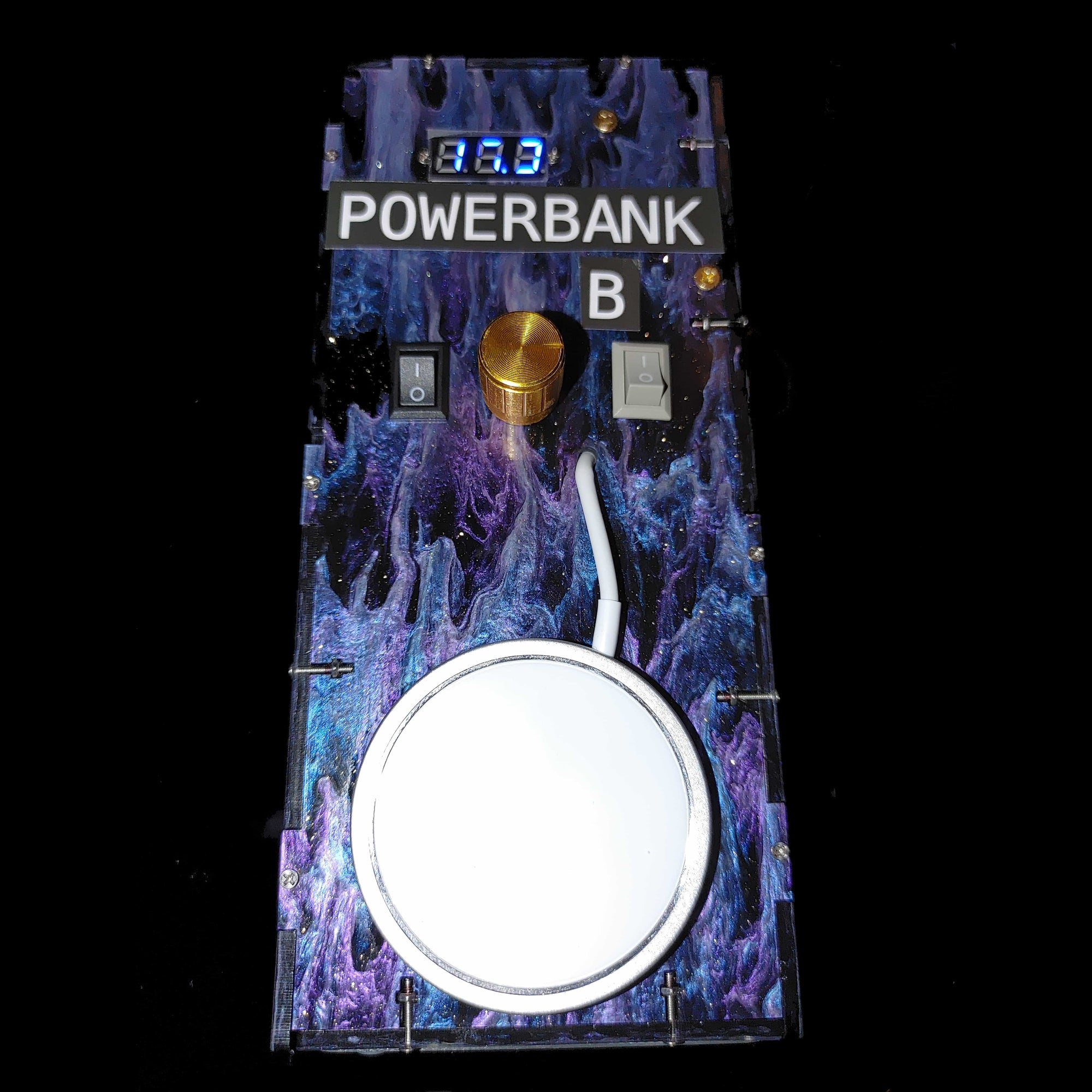 USB-C Hubs and Powerbanks – Stickerlight